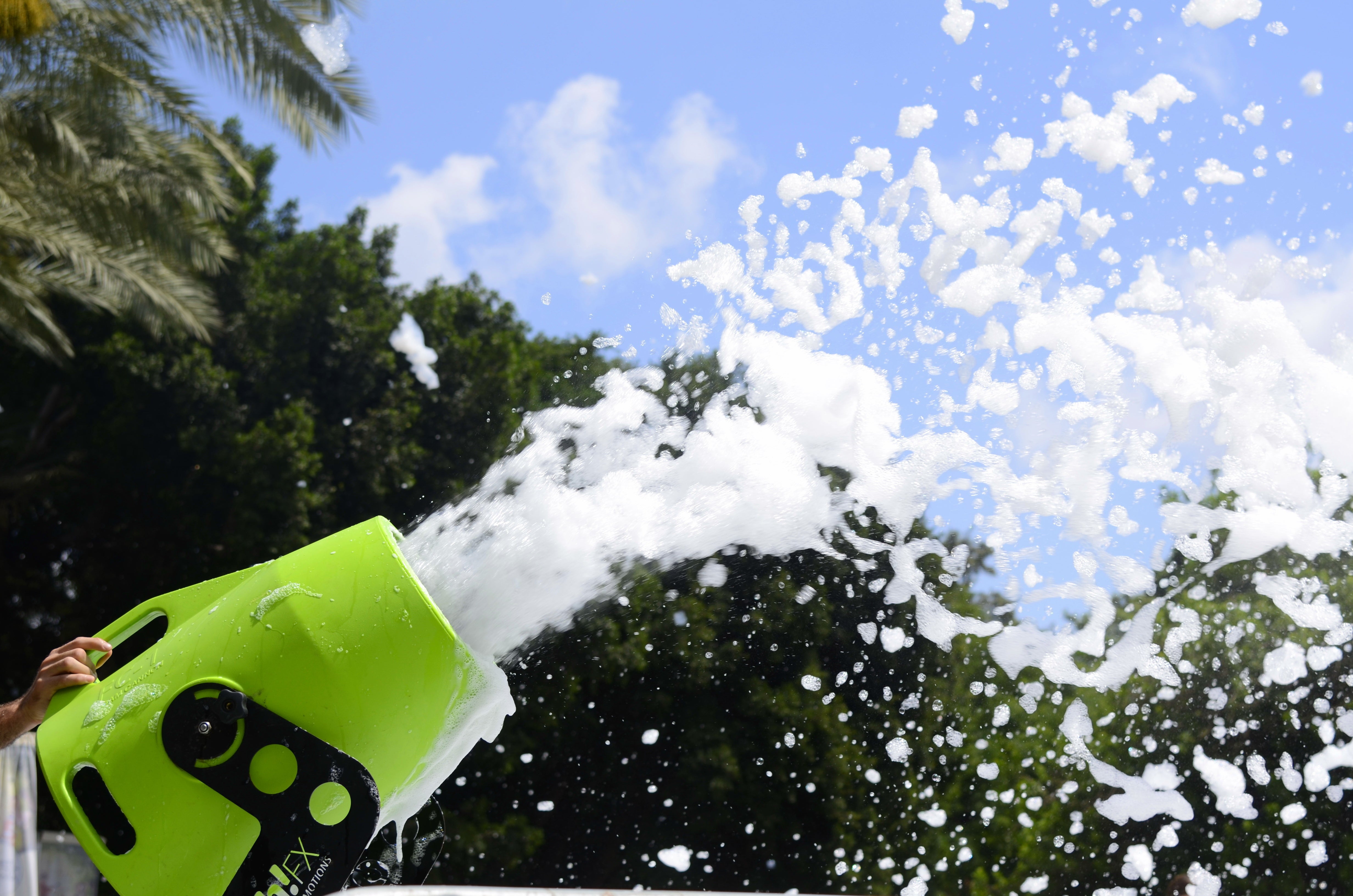 How to Use a Party Foam Machine: Basic Guide & Advanced Tips – Foam ...